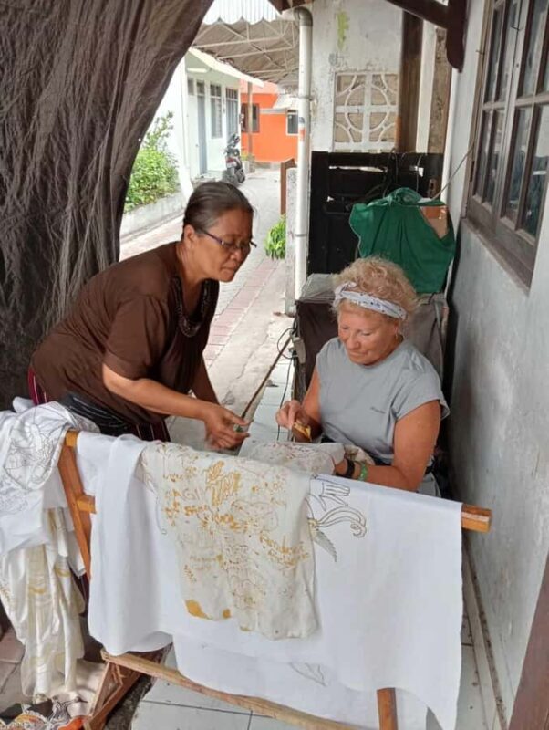 Yogyakarta: Sultan's Palace & Tamansari Guided Walking Tour - Pricing and Value