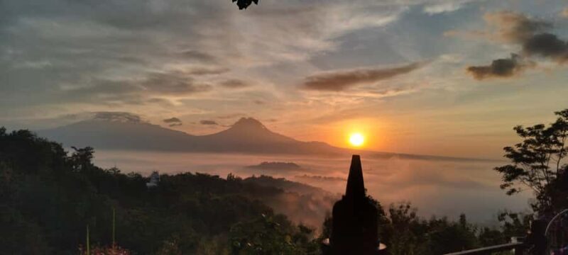 Yogyakarta : Sunrise Borobudur + Prambanan Temple - Key Points