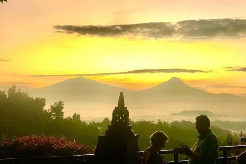 YOGYAKARTA; SUNRISE FROM THE HILL AND BOROBUDUR CLIMB UP.. - Key Points