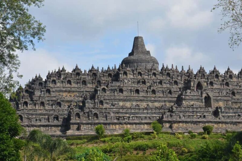 YOGYAKARTA; SUNRISE FROM THE HILL AND BOROBUDUR CLIMB UP.. - Why This Tour Is a Great Choice