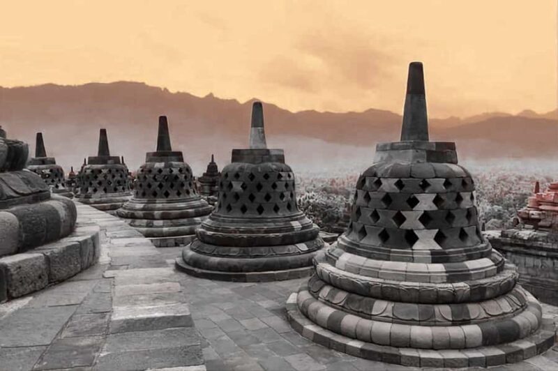 Yogyakarta: Sunrise Inside Borobudur with breakfast - Key Points