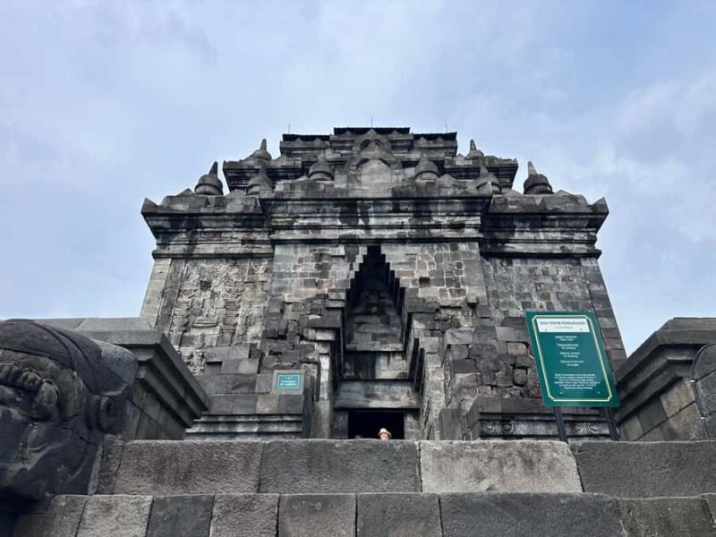 Yogyakarta Sunrise Tour From Punthuk Setumbu Plus Borobudur - Key Points