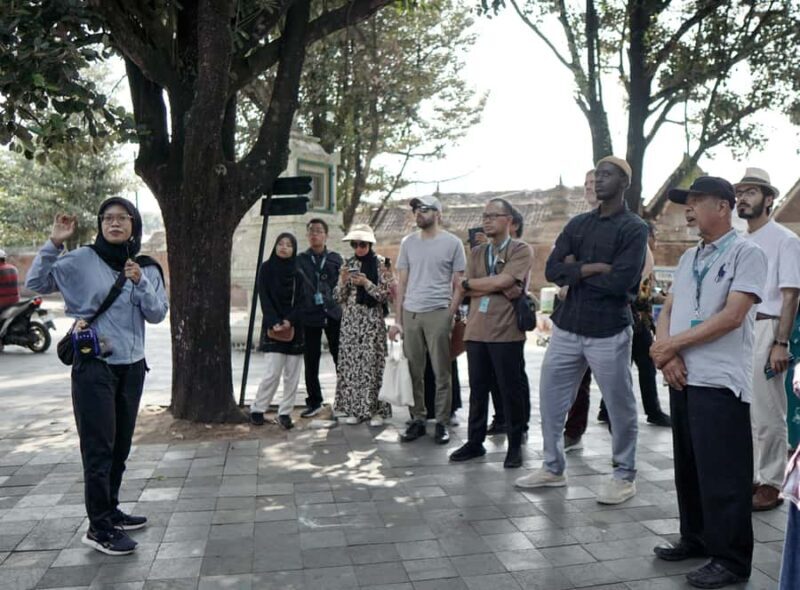 Yogyakarta: The Oldest Neighborhood Walking Experience - Key Points