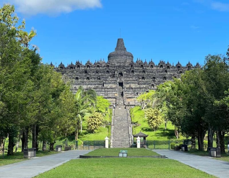 Yogyakarta: Tour Borobudur, Mendut, & Pawon Temples - Key Points