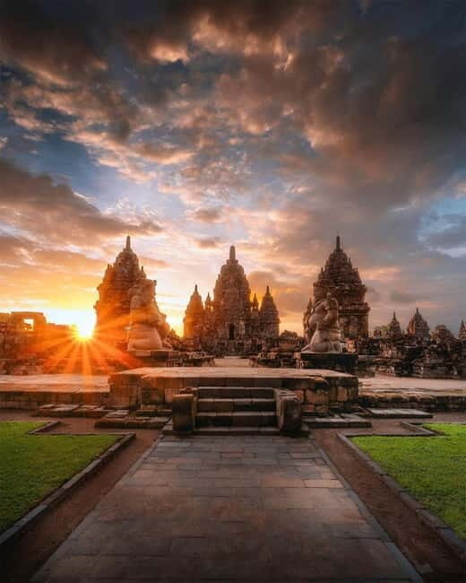 YOGYAKARTA;NEPAL VAN JAVA & SELOGRIYO TEMPLE TERRACED FIELDS - Scenic Drive and Mountain Views