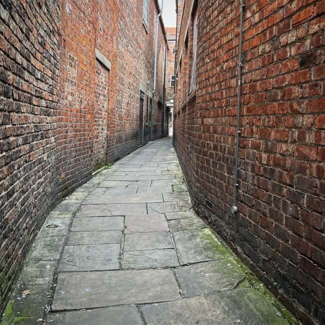 Yorks Snickelways Story Walking Tour - An Authentic Walk Through York’s Hidden Alleyways