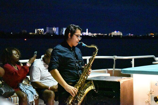 Your Romantic Dinner in Cancun, includes national open bar and live music - The Sum Up