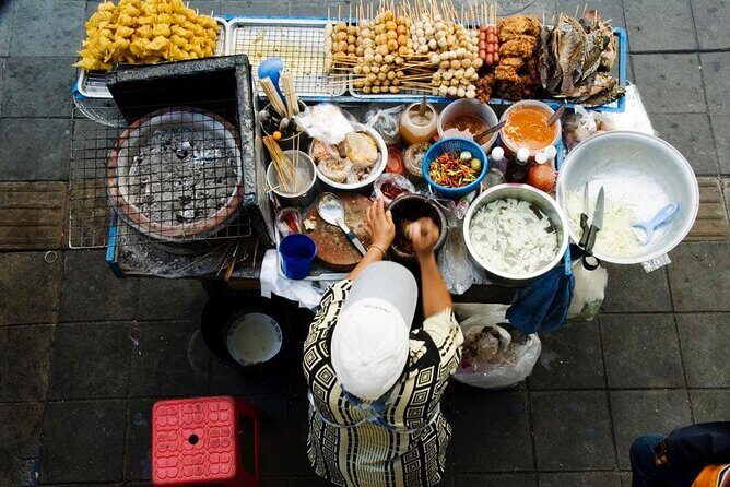 Yummy Street Food Feast with Guide NESH & Sun Leisure World - Transportation and Group Experience
