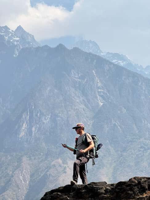 Yunnan: Private 2-Day Tiger Leaping Gorge Hiking Tour - Key Points