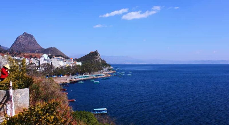 Yuxi, Yunnan: Fuxian Lake Sailing Base  60-Minute Sail - Key Points