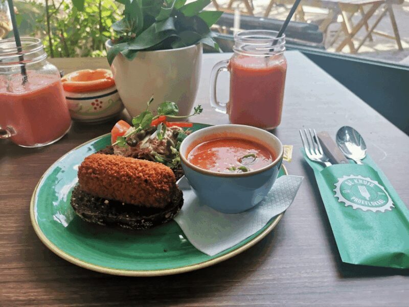 Zaandijk: Dutch Traditional 2 course Lunch including drink - Zaandijk: Dutch Traditional 2 Course Lunch Including Drink — A Taste of Authentic Holland