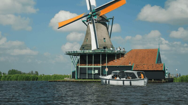 Zaanse Schans: Cruise UNESCO Windmills Village + Live Guide - Discover the Zaanse Schans Windmills Village from a New Perspective
