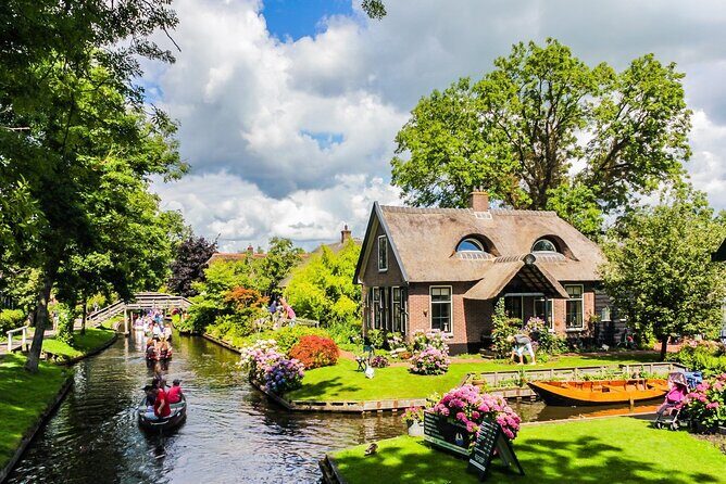 Zaanse Schans Giethoorn Private Tour from Amsterdam Canal Cruise - An Authentic Dutch Escape: Zaanse Schans & Giethoorn Private Tour
