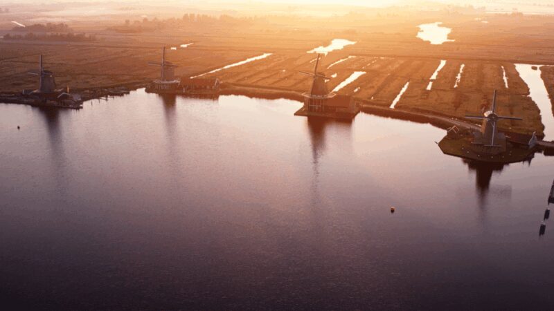 Zaanse Schans: Private Cruise + Live Guide, Optional Drinks - Practical Tips for Travelers