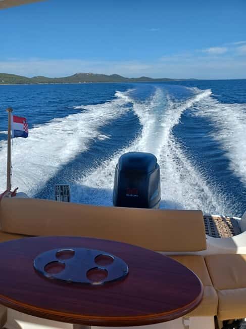 Zadar: Motorboat Jeanneau Cap Camarat 755 Wa 250hp Rental - Key Points