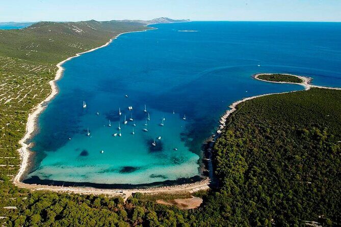Zadar: Sakarun - Dugi otok Luxury Speedboat Tour with Lunch - Key Points