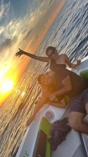 Zadar: sunset harmony,boat,music,champagne - The Sum Up