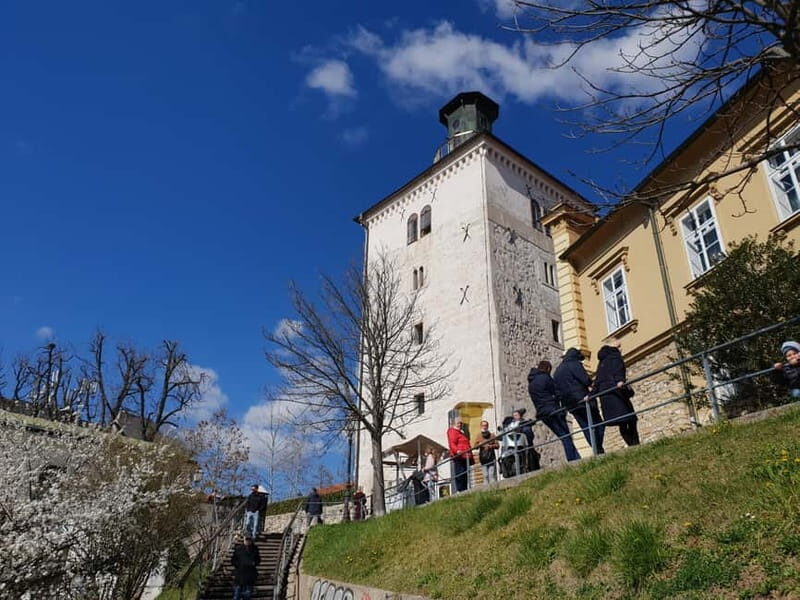 Zagreb: 2-Hour Walking Tour, Polish Speaking Guide - The Sum Up