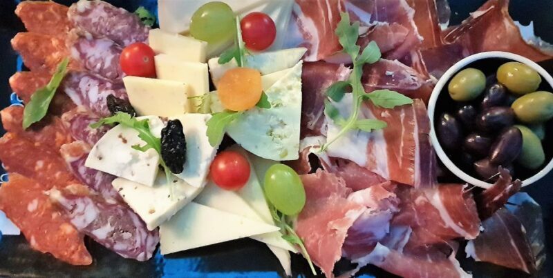 Zagreb: Private Food and History Walking Tour with Tastings - Key Points