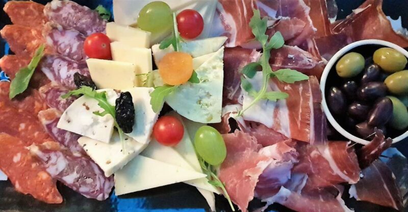 Zagreb: Private Food and History Walking Tour with Tastings - The Experience in Context