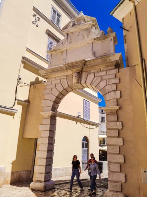 Zagreb: Private Istria Tour with Rovinj & Truffle Tasting - Exploring Istria: A Journey Through Hills and Coast