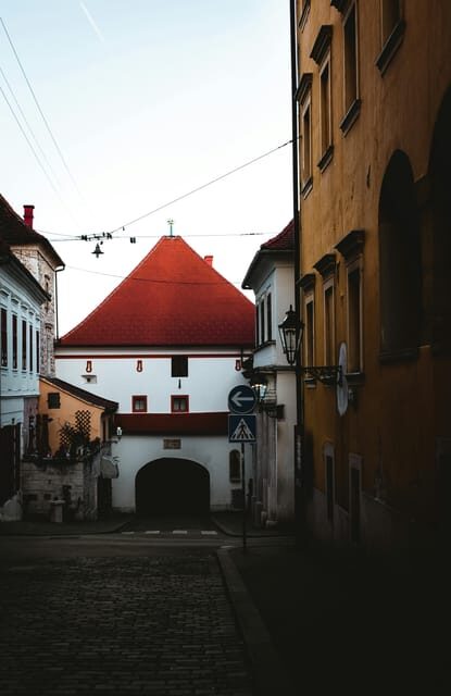 Zagreb: The Heart of Croatia - Medvedgrad - Private tour - FAQ