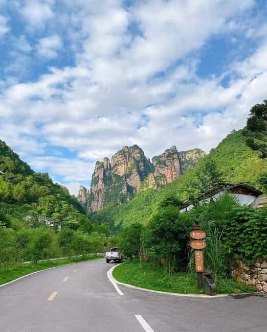 Zhangjiajie: Avatar Canyon Hike & Waterfall Tour - Practicalities and Value