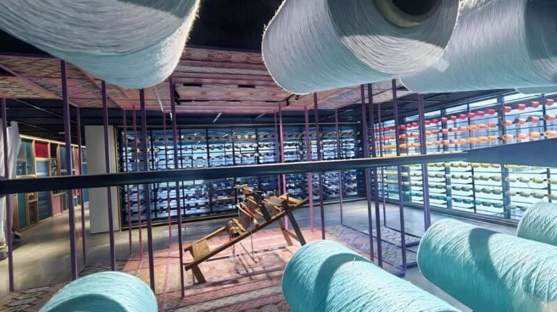 Zhangjiajie: Baofeng Lake & Tujia Brocade Weaving Tour - Exploring Baofeng Lake: Nature’s Masterpiece