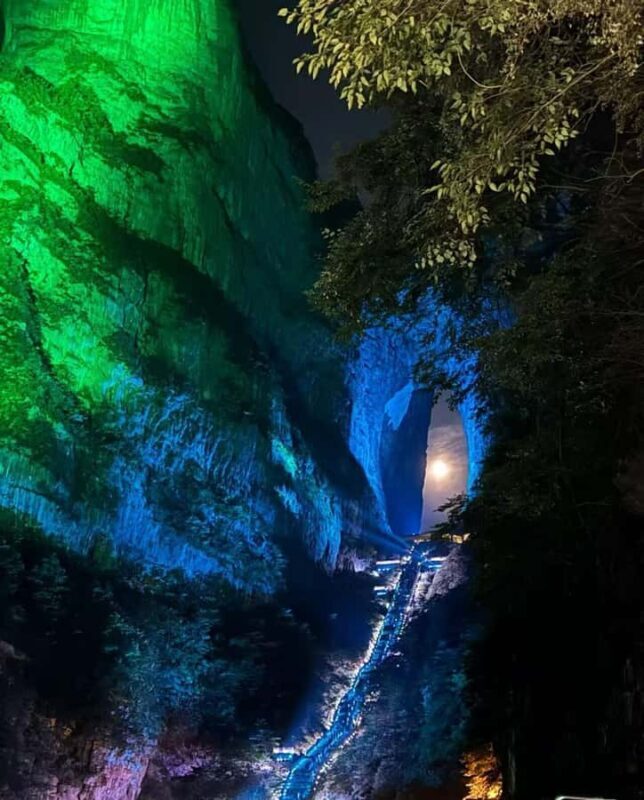 Zhangjiajie Day Tour: Avatar Mountain & Tianmen Night Views - Key Points