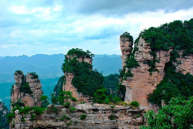 Zhangjiajie Private Day Trip to Grand Canyon Glass Bridge & Baofeng Lake - Key Points