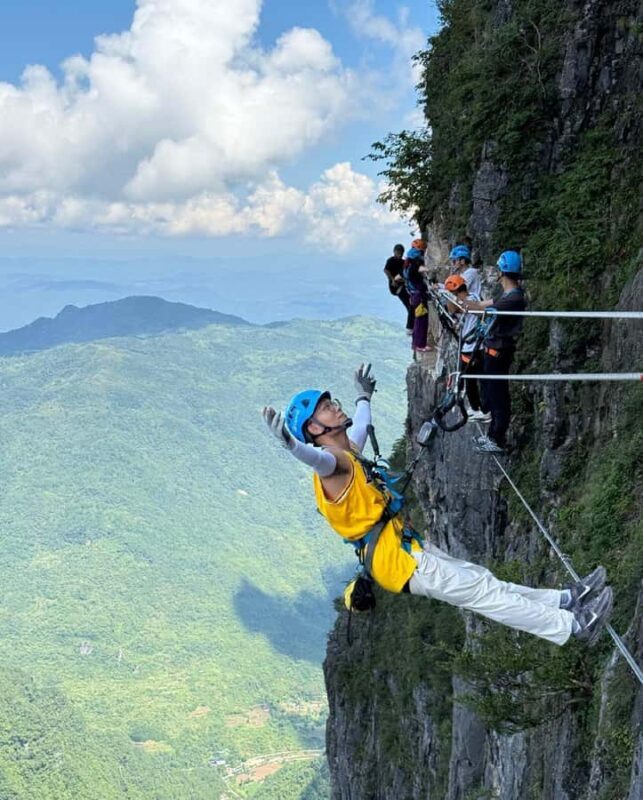 Zhangjiajie: Qixing Mountain & 72 Odd Towers Night Tour - Key Points