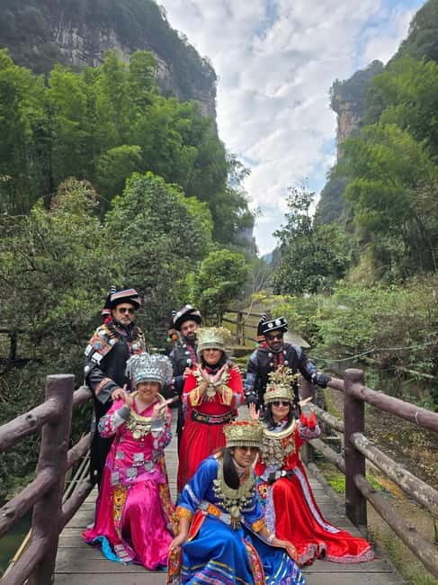 Zhangjiajie: Quartz Sand Painting Experience & Art Gallery - Exploring Zhangjiajie: What to Expect