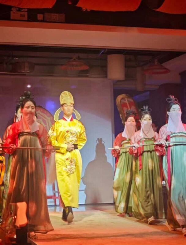Zhengzhou Datang Opera Feast - The Practical Side: Tips for Travelers