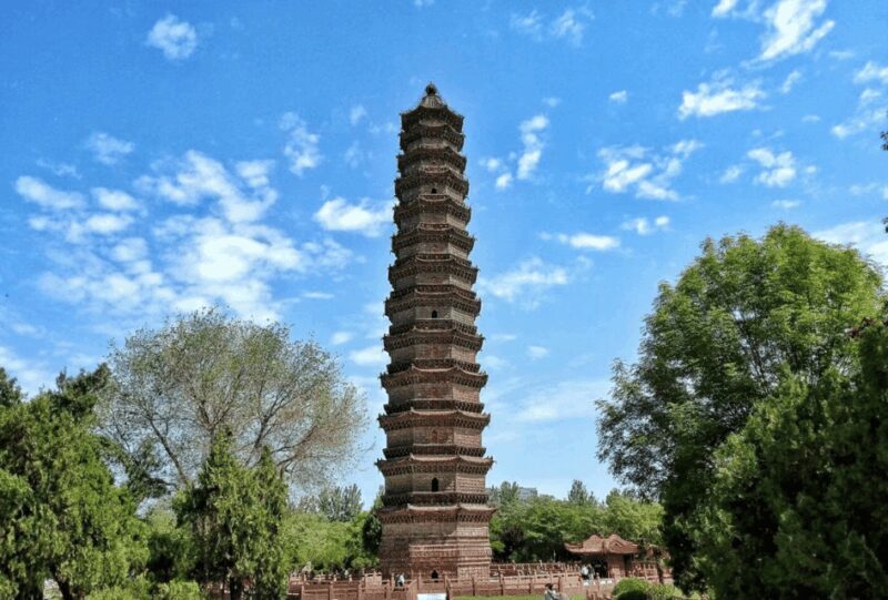 Zhengzhou: Kaifeng Top Sites, Zero Hassle Must-See City Tour - The Iron Pagoda: An Architectural Marvel