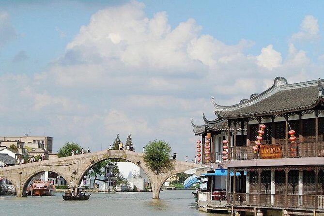 Zhujiajiao Water Town Private Tour with Local Farm Visit and Fruit Picking - Who Should Book This Tour?
