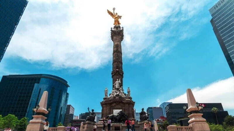 Zona Rosa Mexico City Nightlife: Tacos and LGBT Bar Tour - The Starting Point: Cinepolis Diana