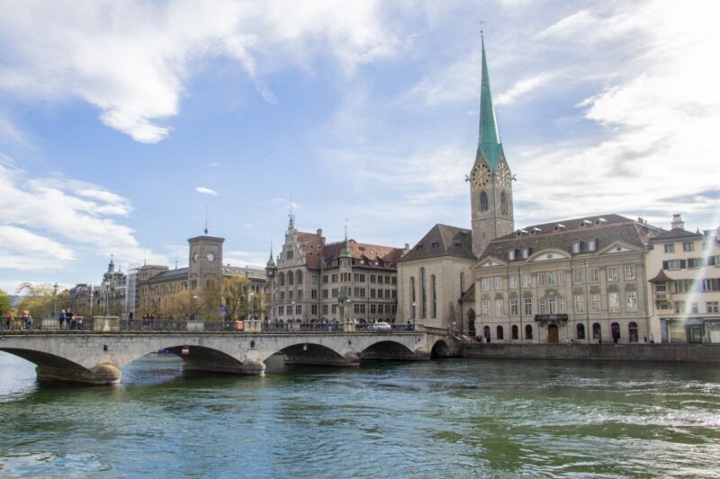 Zurich: 2-hour Best Intro Walking Tour with a Local - The Sum Up
