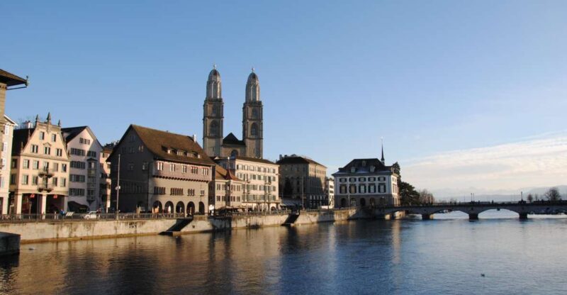 Zurich: 360° city walk including hidden spots - The Value of the Experience