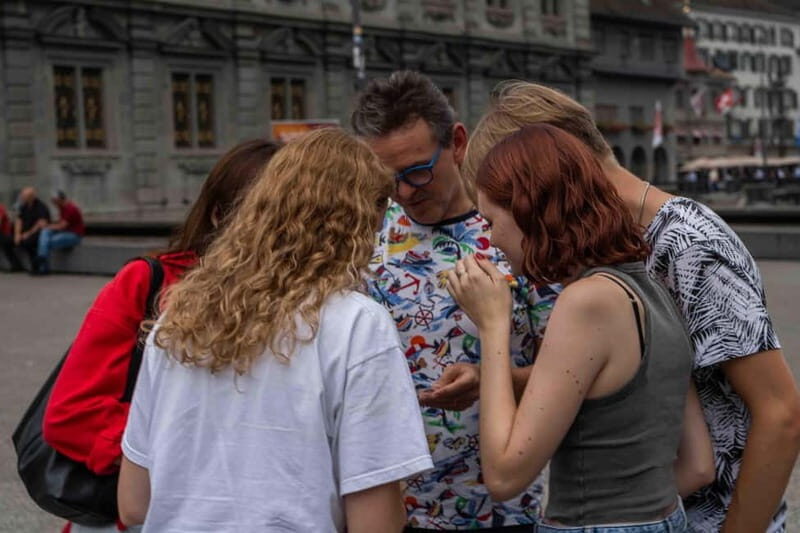 Zürich: guided Escape Game - Boatride, Snacks and Drinks - Authenticity and Value