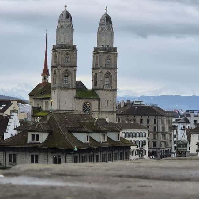 Zurich: Old Town Walking Tour - Ascending to Lindenhof for Panoramic VIEWS