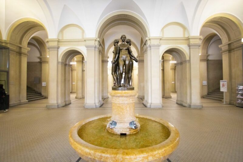Zurichs Art and Culture revealed by a Local - An In-Depth Look at the Zurich Art and Culture Tour